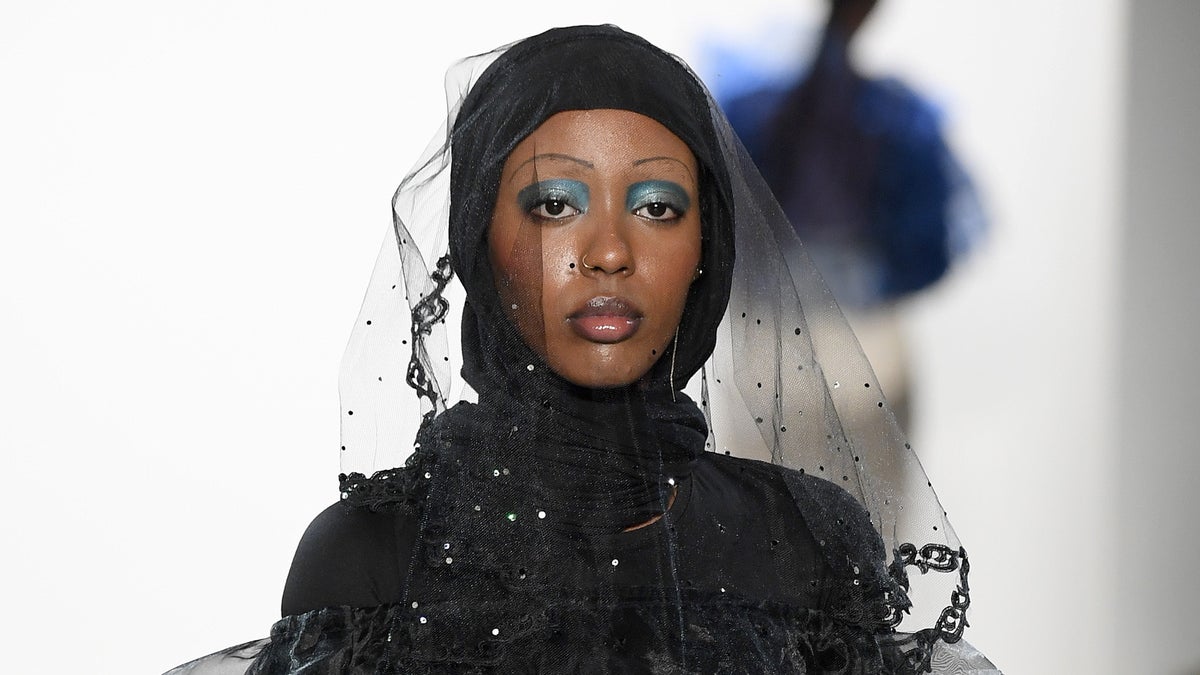 How Ultra Thin Brows Took Over Beauty | Essence