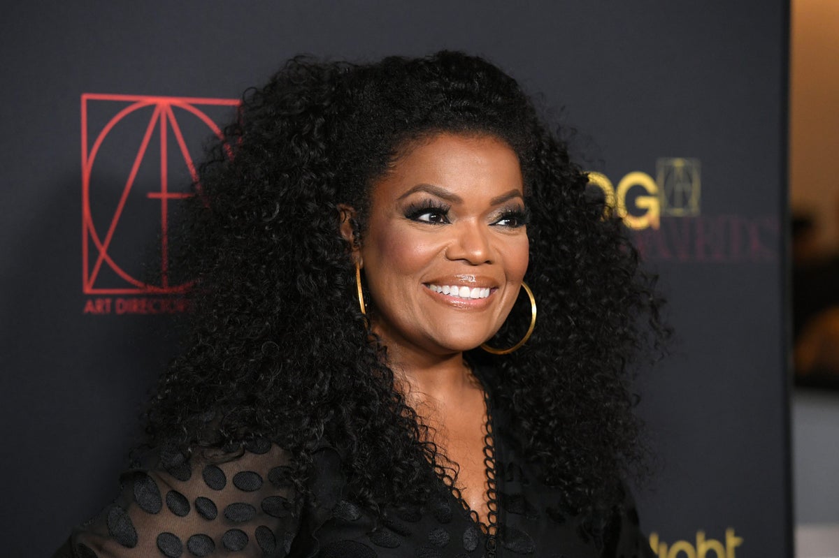 Yvette Nicole Brown Sees "Act Your Age" As The New "Golden Girls" | Essence