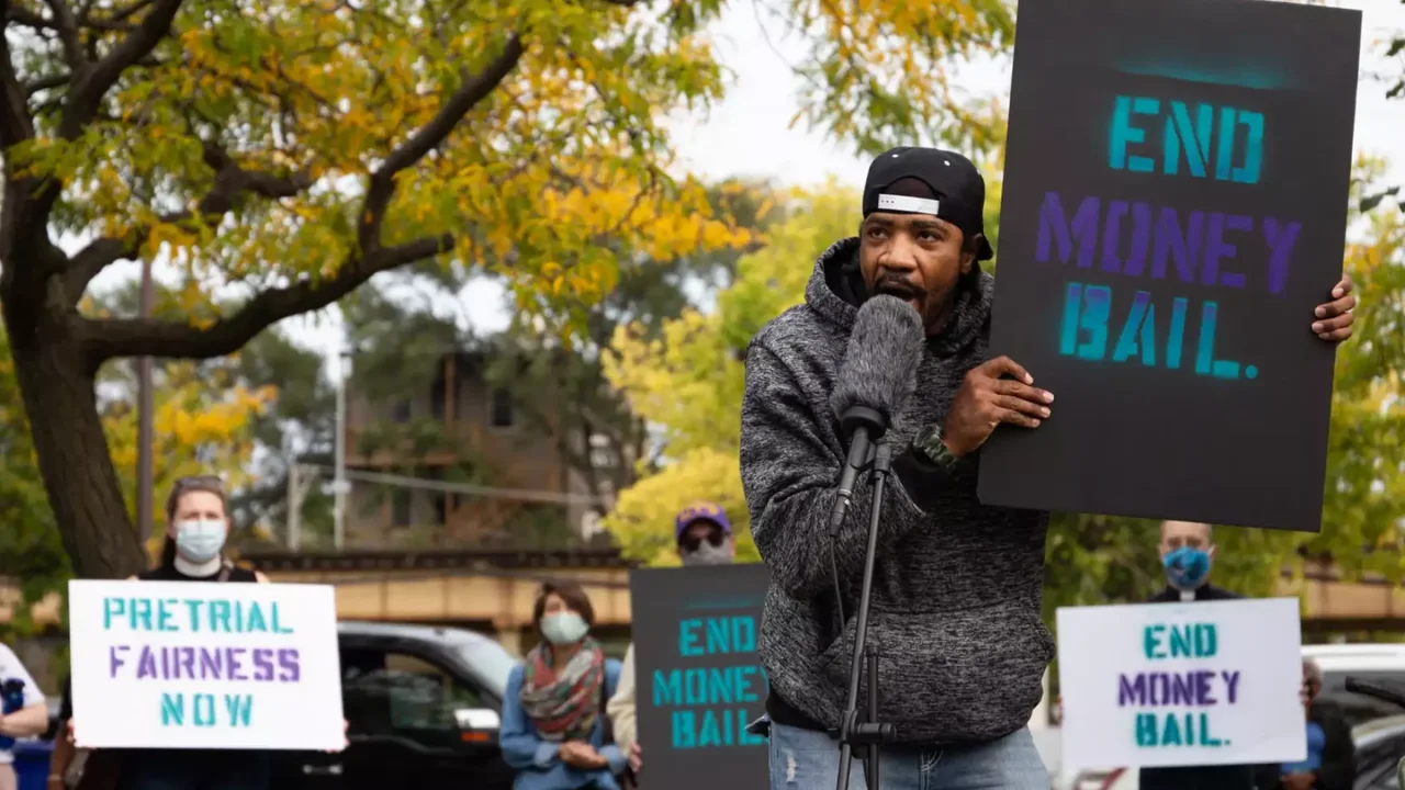 Illinois Will Become First State To End Cash Bail, Addressing ...