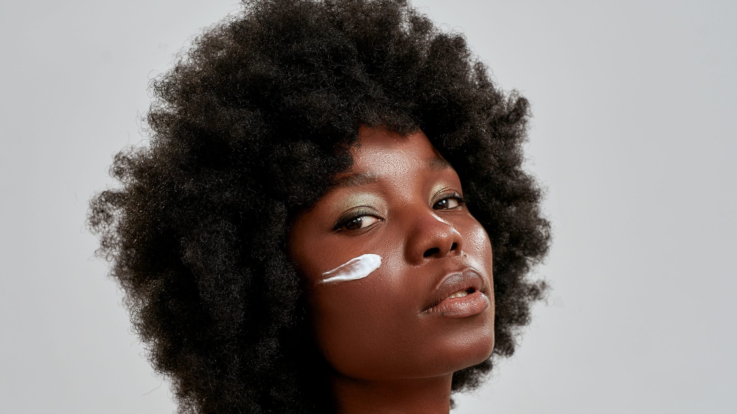 How To Keep Skin Hydrated And Protected In The Cold – According To ...