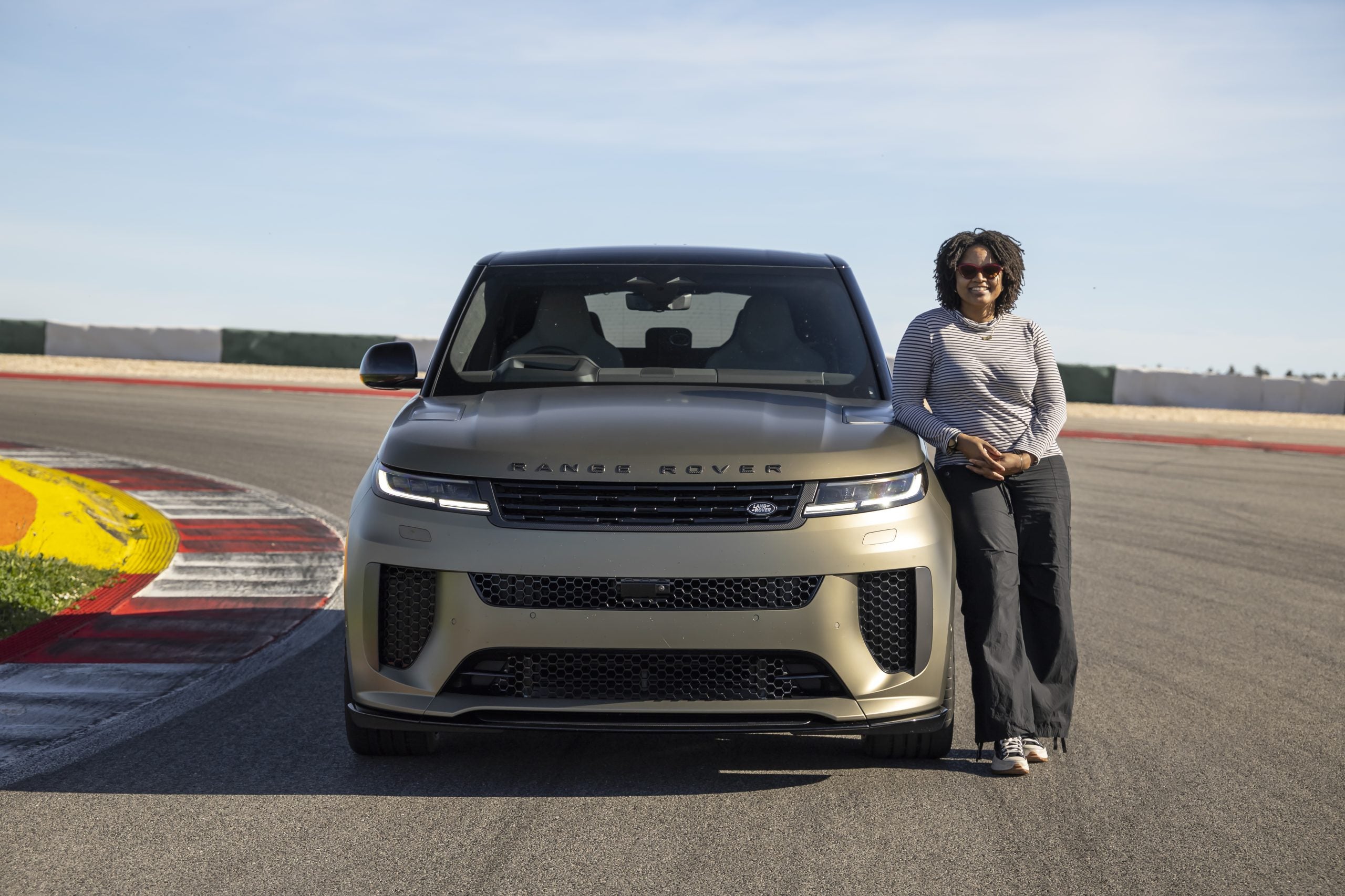 Get Yourself A Car That Can Do Both: Meet The Range Rover Sport SV ...