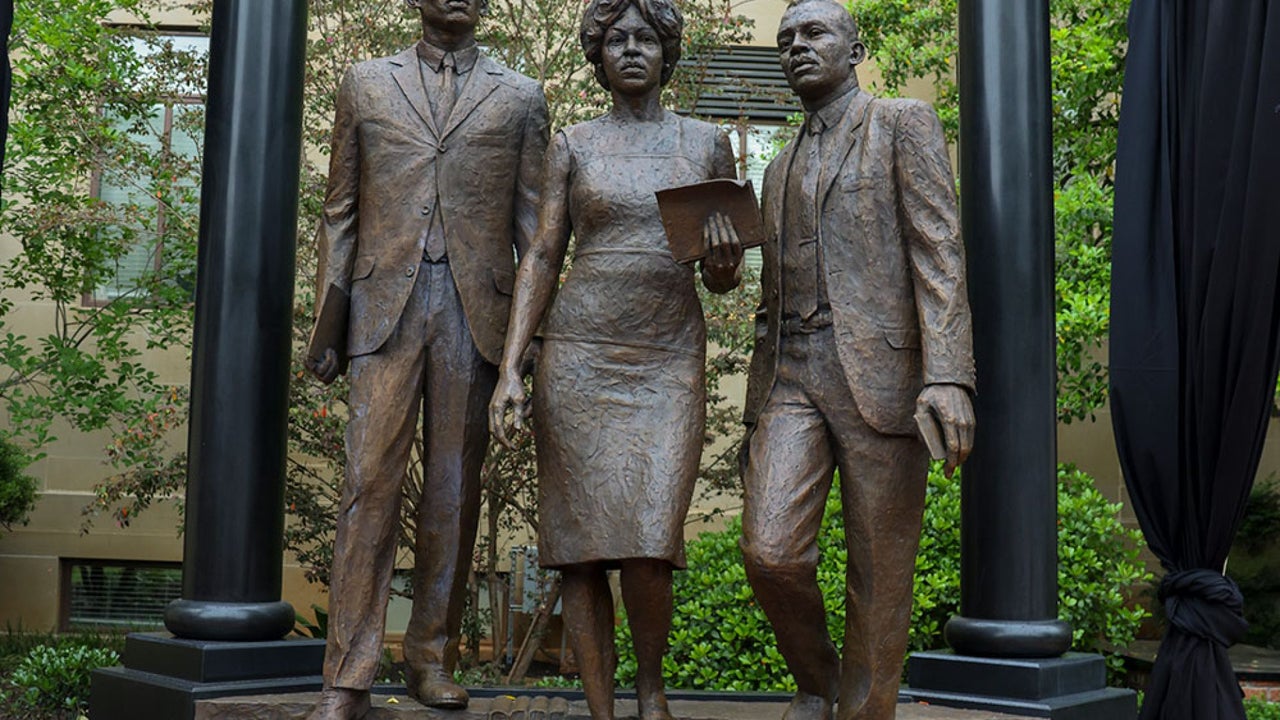 New University Of South Carolina Sculpture Honors Black Students Who ...