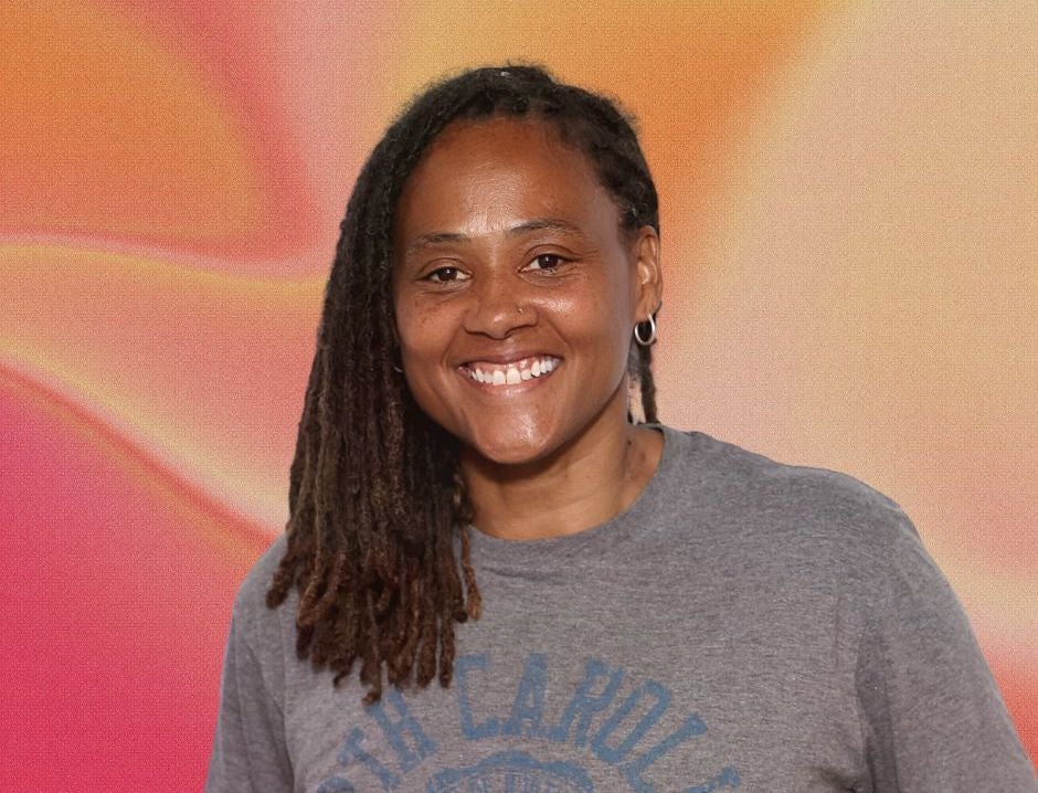 Celebrity - Essence | Essence