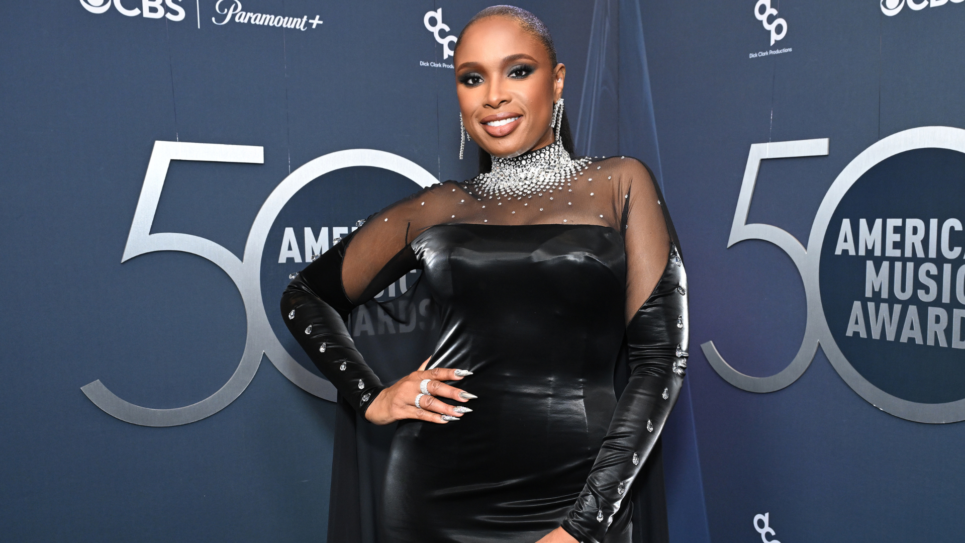 In Case You Missed It: Jennifer Hudson Wears La Roxx To AMAs, Meghan ...
