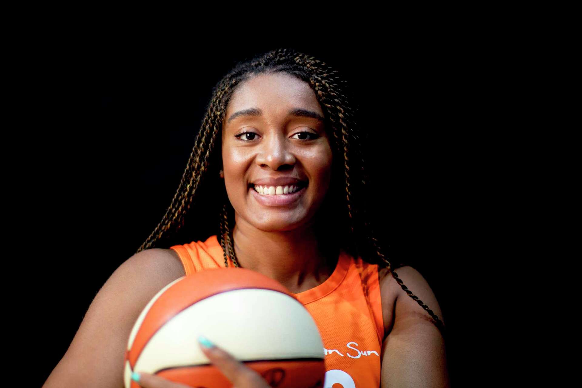 Celebrity - Essence | Essence