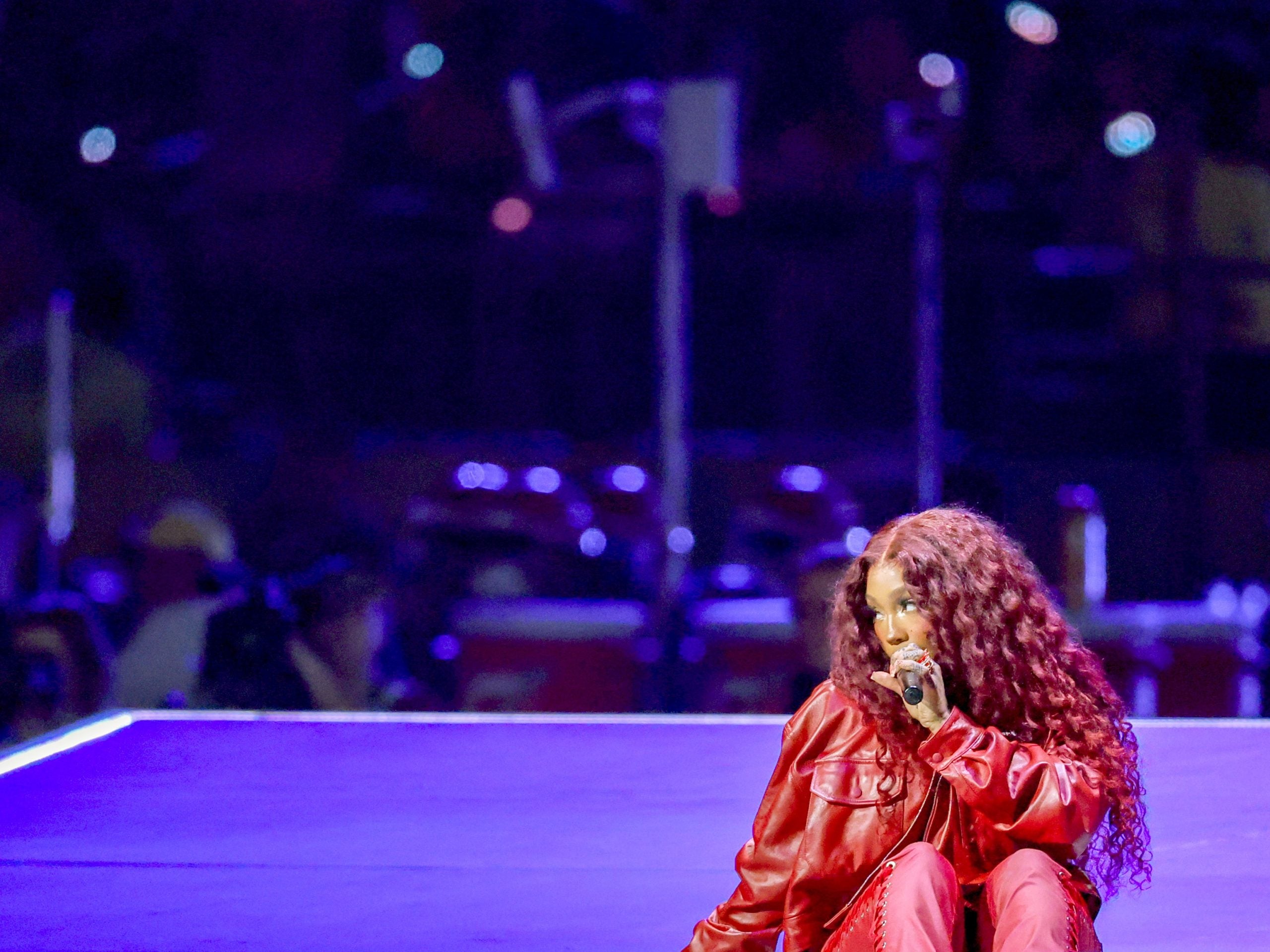 SZA’s Fiery Red Hair Stole The Super Bowl Half Time Show - Essence ...