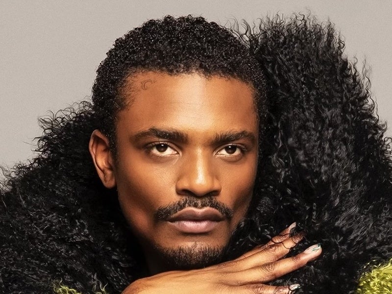 Celebrity - Essence | Essence